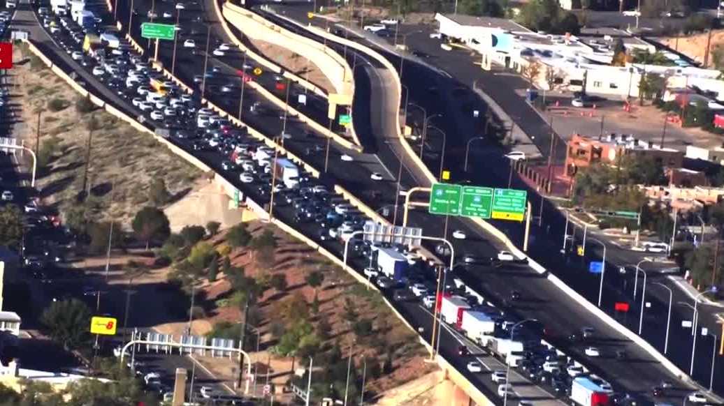 Interstate 25 lanes reopen after rollover crash