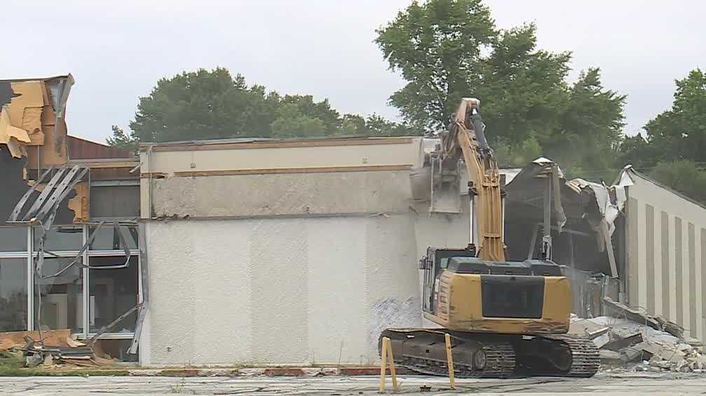Demolition begins on Kmart building in Independence, Missouri