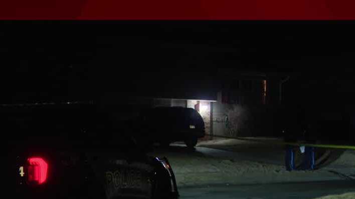 Omaha police investigate stabbing that critically hurt man