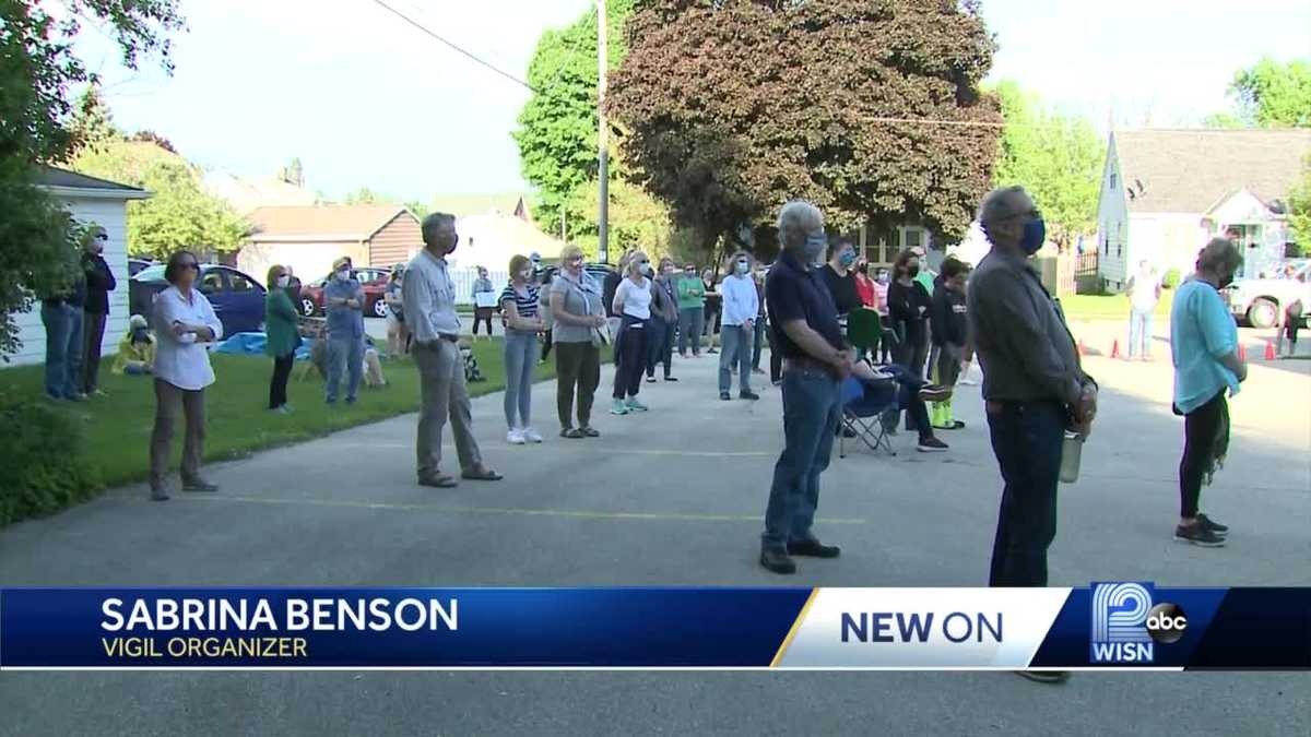 Church holds prayer vigil in parking lot Church holds prayer vigil in parking lot