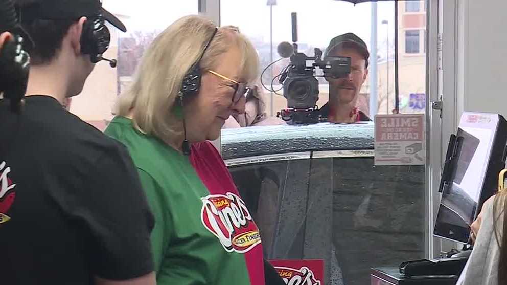 Donna Mama Kelce Having A Big Day Ahead Of Mnf Rematch