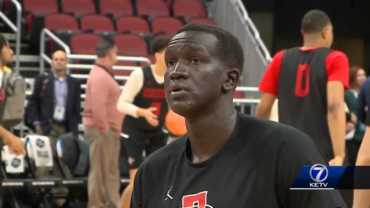 Former Omaha South standout Aguek Arop headed to the Final Four Former Omaha South standout Aguek Arop headed to the Final Four