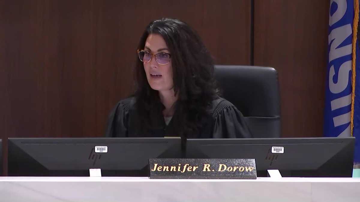 Judge Dorow tells jury the defense has rested