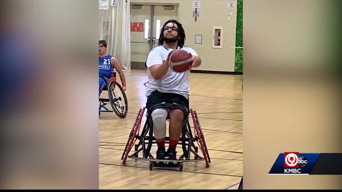 Justyn Newman receives Larry Moore scholarship through Dream Factory