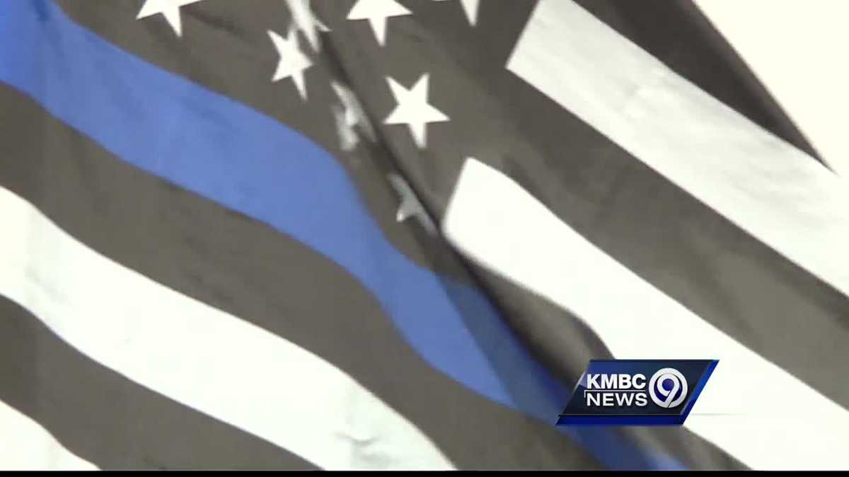 'Thin Blue Line' now surrounds downtown Clinton to honor fallen officer