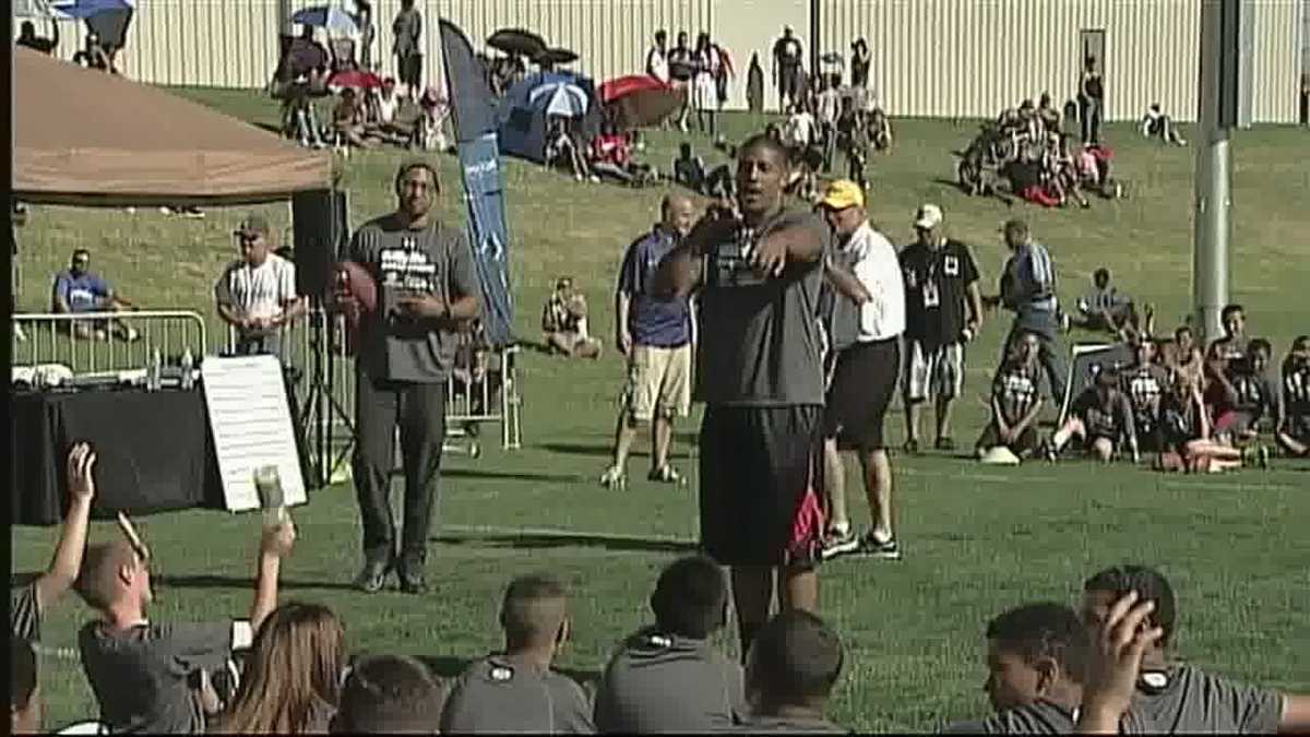 Arian Foster Holds Camp for Kids