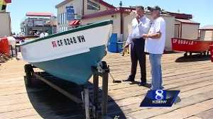 Great white shark bites boat near Capitola