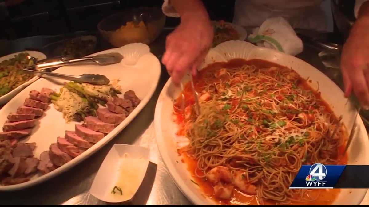 Med students take a spin in the kitchen to teach healing through food