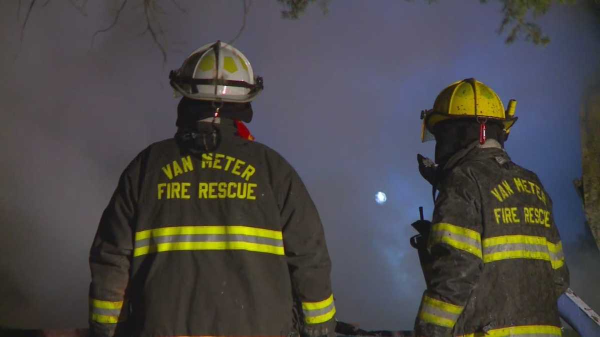 Crews battle fire, extreme cold