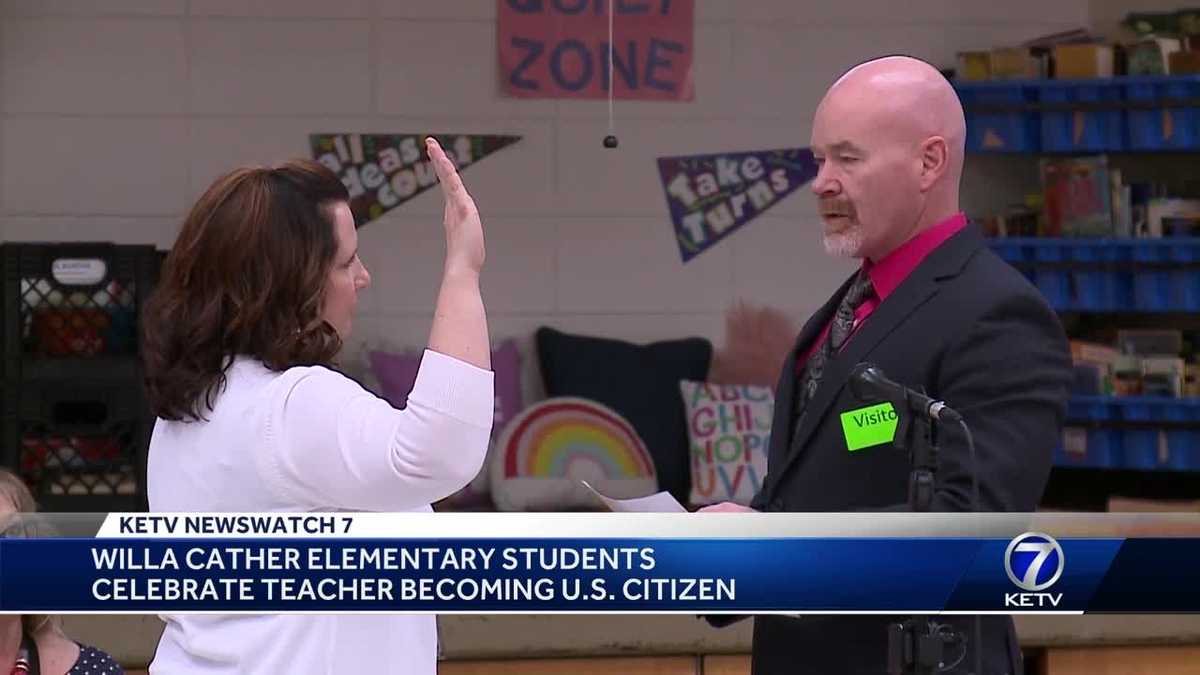 Second grade teacher takes citizenship oath at school