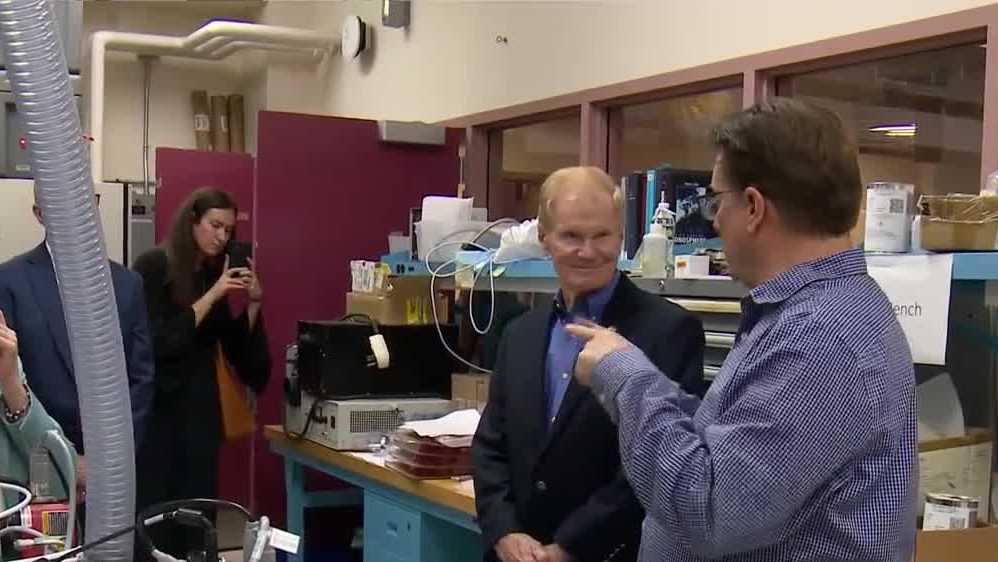 NASA administrator visits UNH