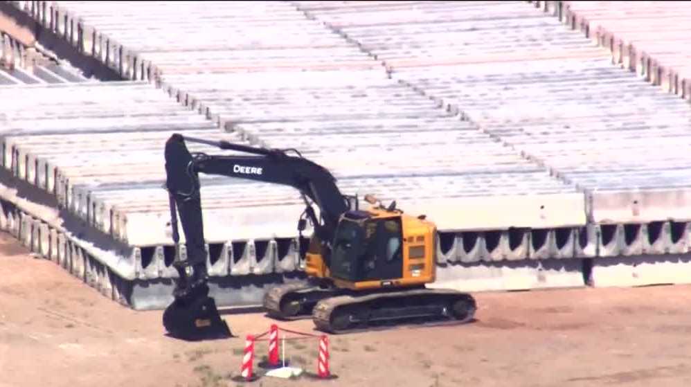Crews closing I-25 at Comanche Wednesday night to start bridge demolition