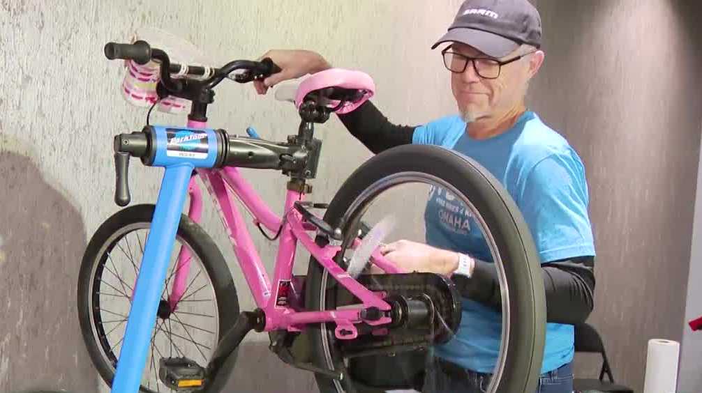 Free Bikes 4 Kidz provides bikes to kids in need