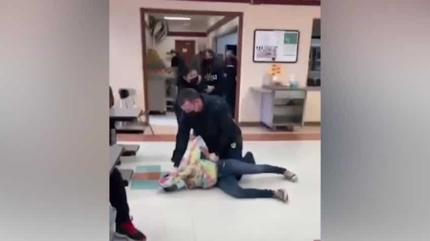 Kenosha: FBI investigates cop who restrained girl with knee on neck