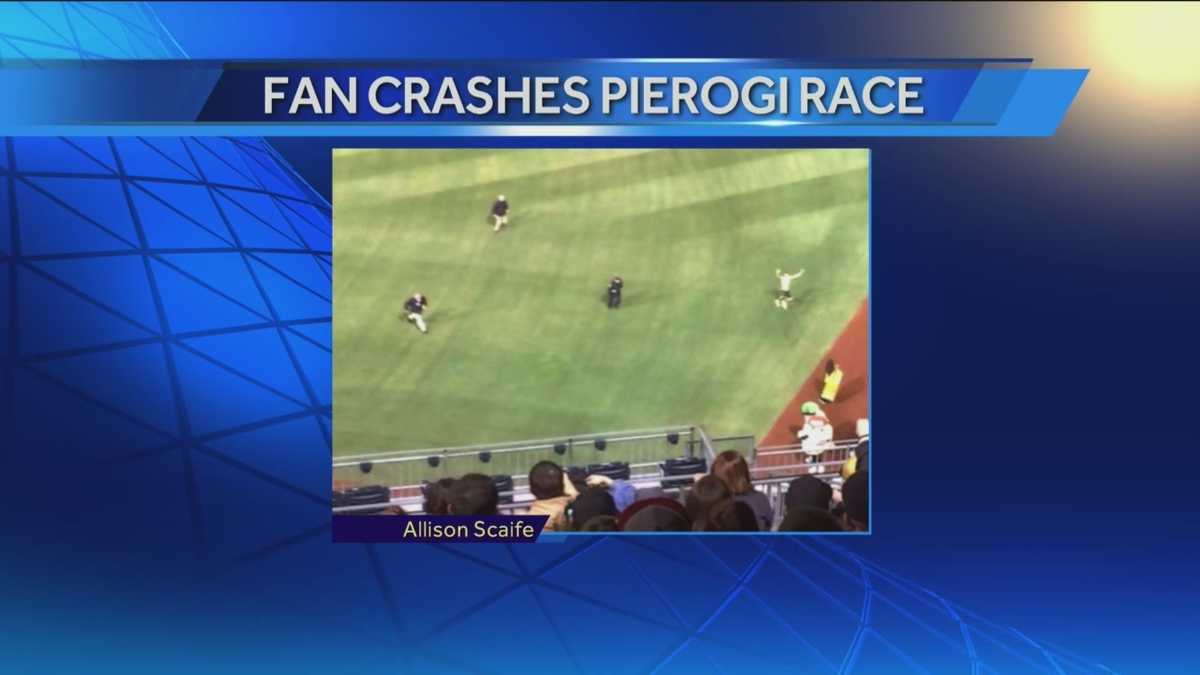 Fan runs on field during Pirates' pierogi race at PNC Park