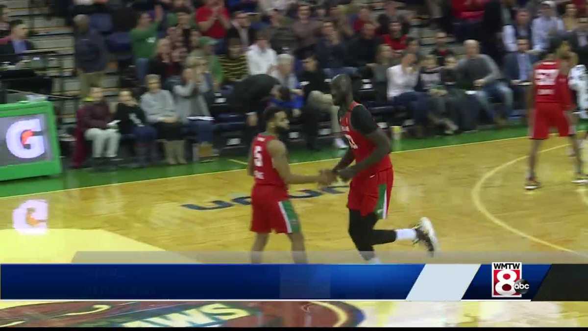 Red Claws wins seventh straight
