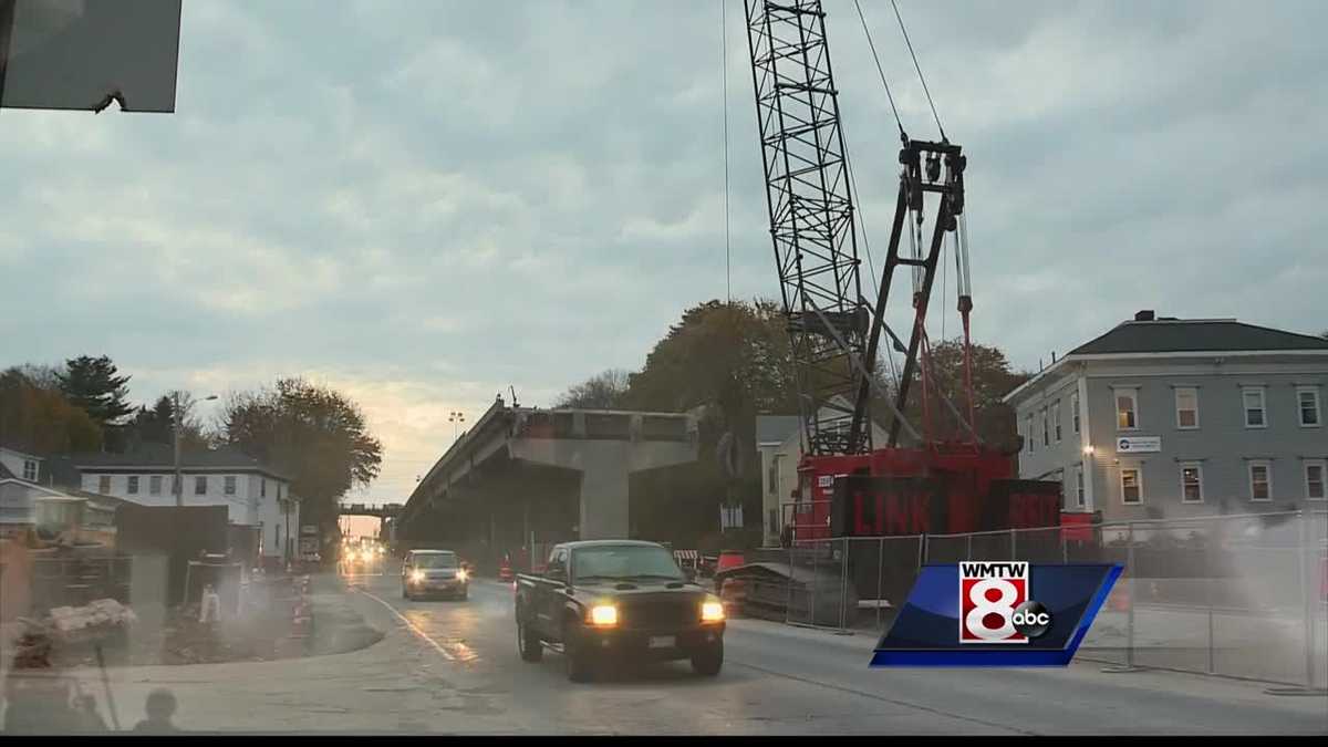 Construction crews work to replace Route 1 viaduct in Bath