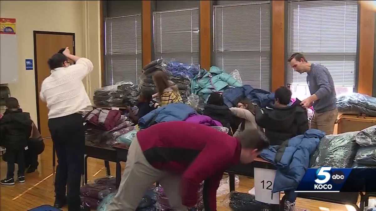Oklahoma City students get winter coats through program