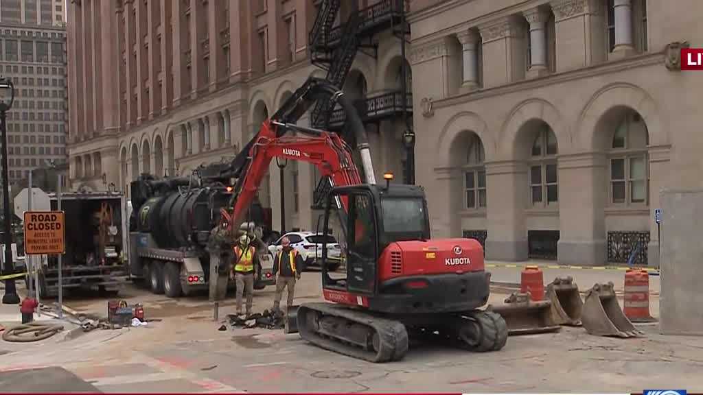 Milwaukee City Hall reopens after water main break