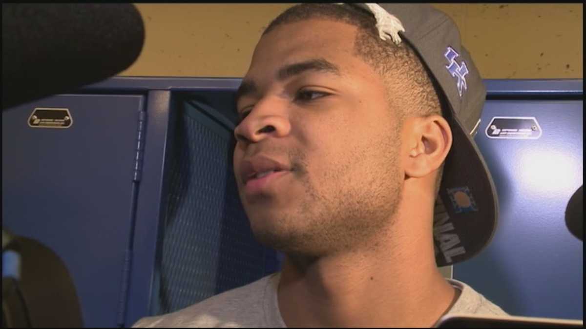 Locker room interviews with Aaron Harrison, Julius Randle