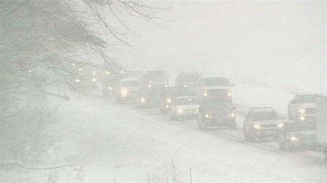 Heavy snow snarls morning commute