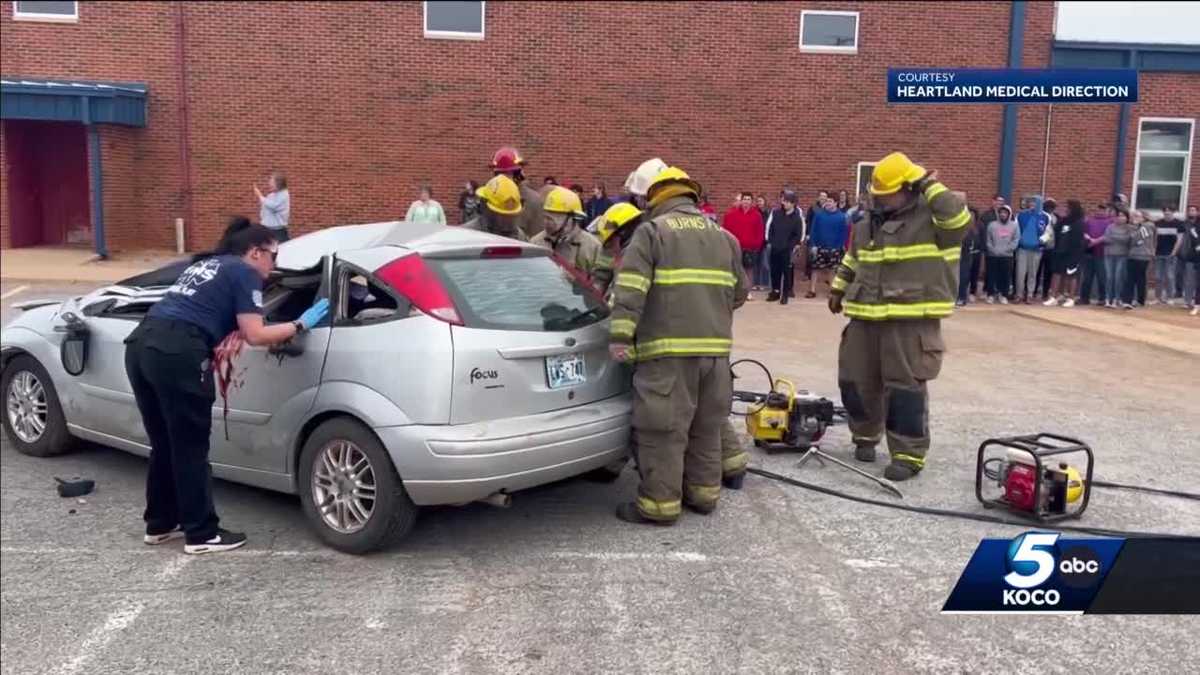 Oklahoma students learn dangers of drunk driving in mock crash