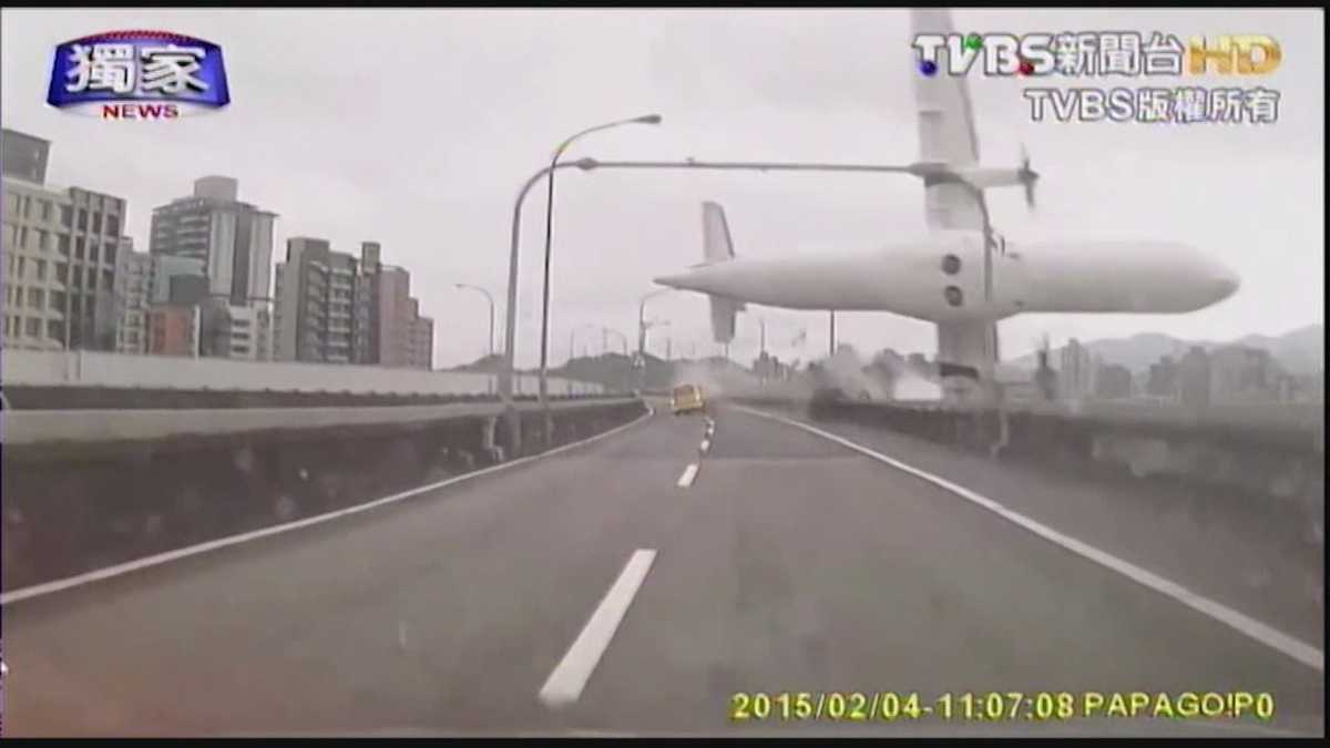 Video shows final seconds of doomed flight Video shows final seconds of doomed flight
