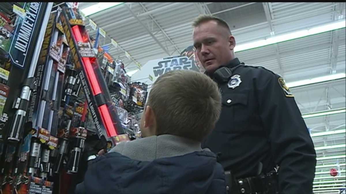 Kids go Christmas shopping with cops at Walmart