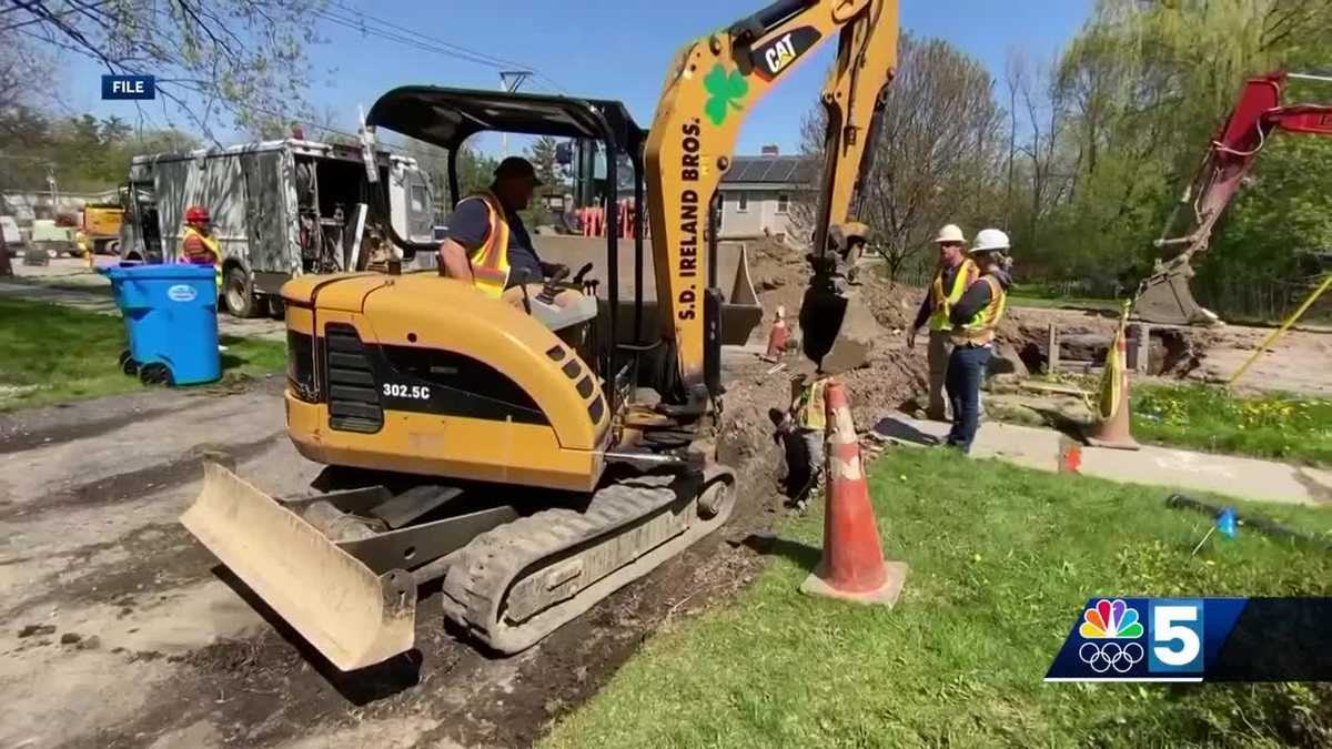 Outdoor workers battle extreme heat this week in Vermont