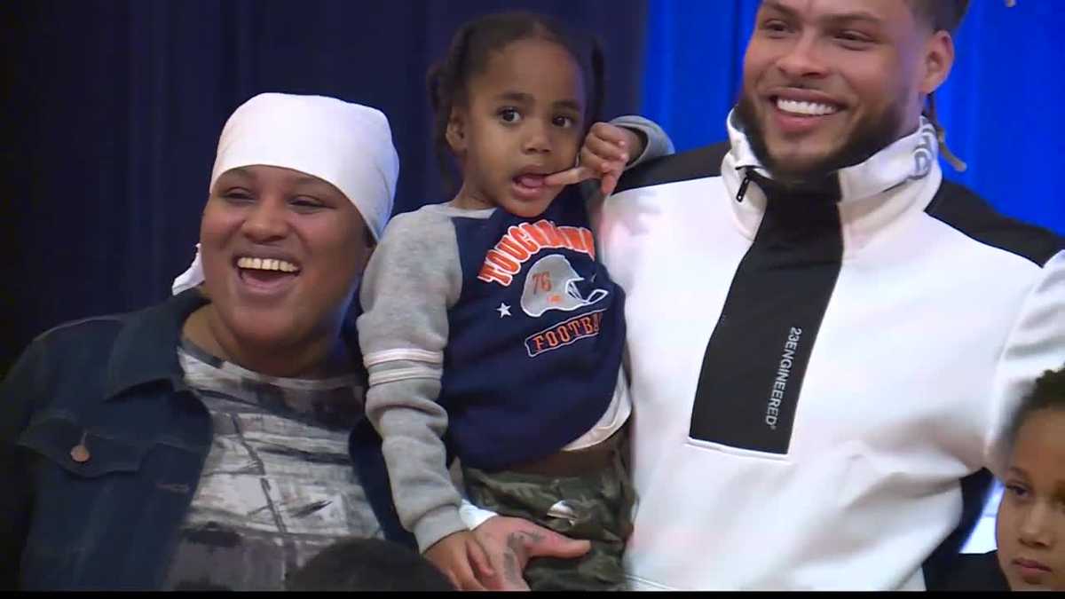 AWESOME: Chiefs star Tyrann Mathieu surprises 10 local families with ...