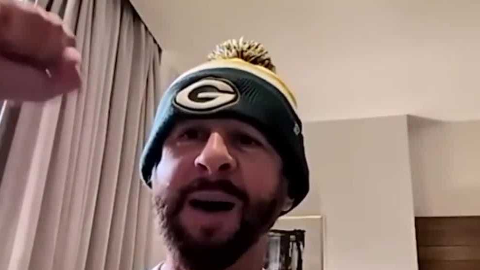 Packers fans from Milwaukee paint Sao Paulo green and gold