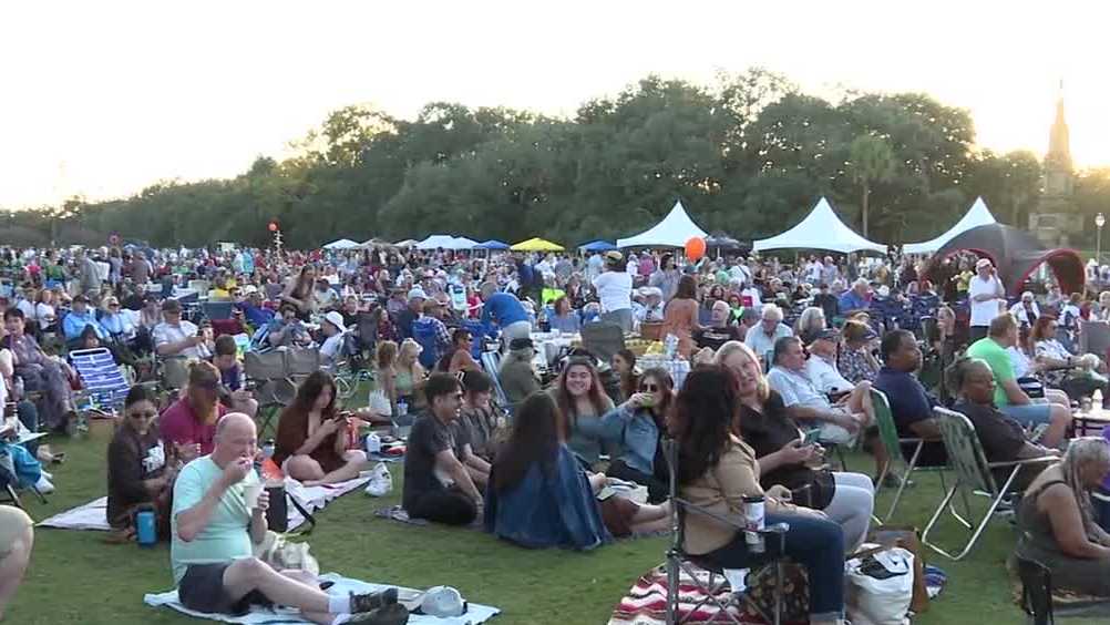 Thousands flock to Forsyth Park for massive free concert