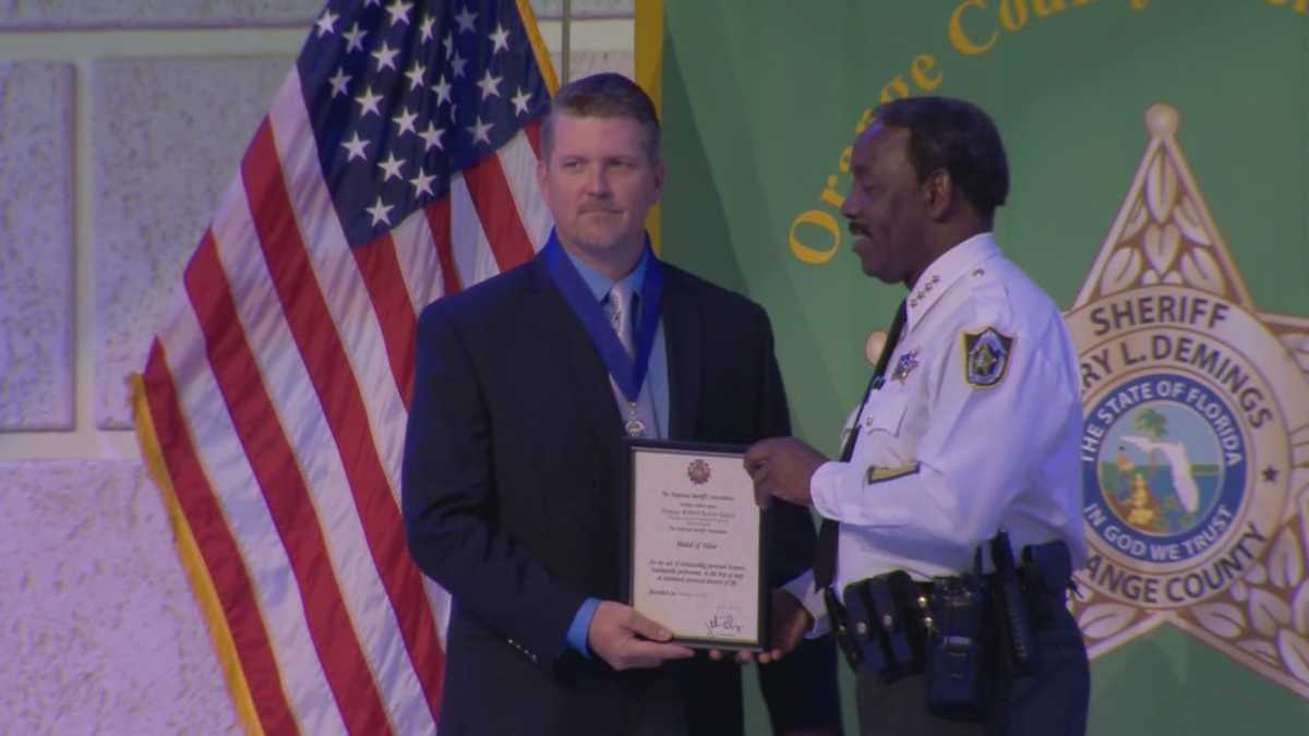 Orange County sheriff's deputy receives Medal of Valor