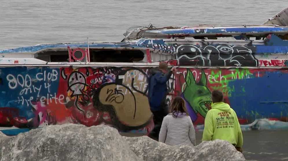 Anonymous donor will pay to remove abandoned boat, work underway
