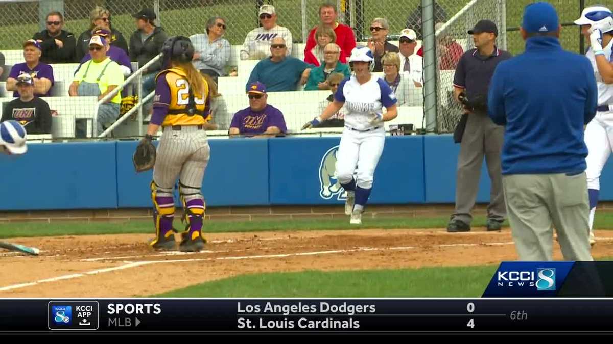 Drake softball sweeps UNI at home