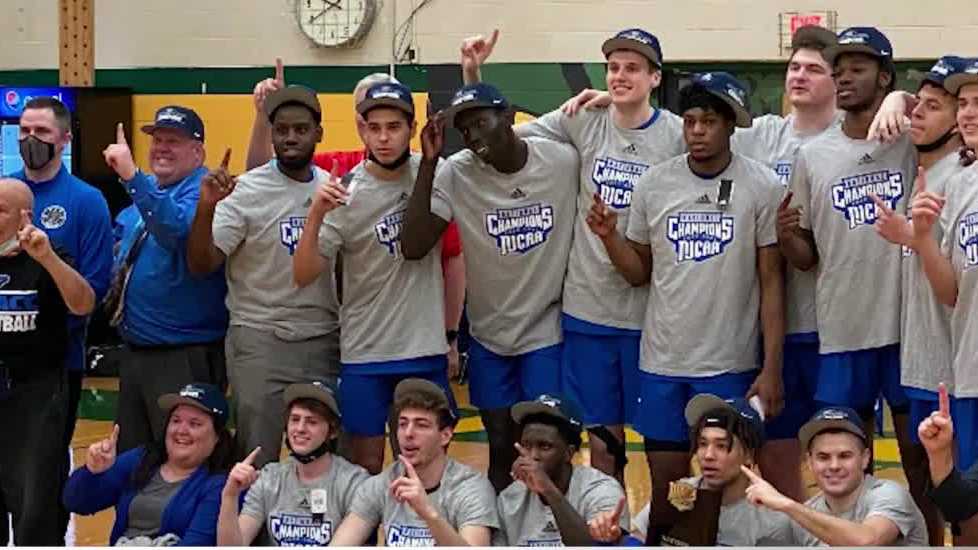 DMACC celebrates first hoops title