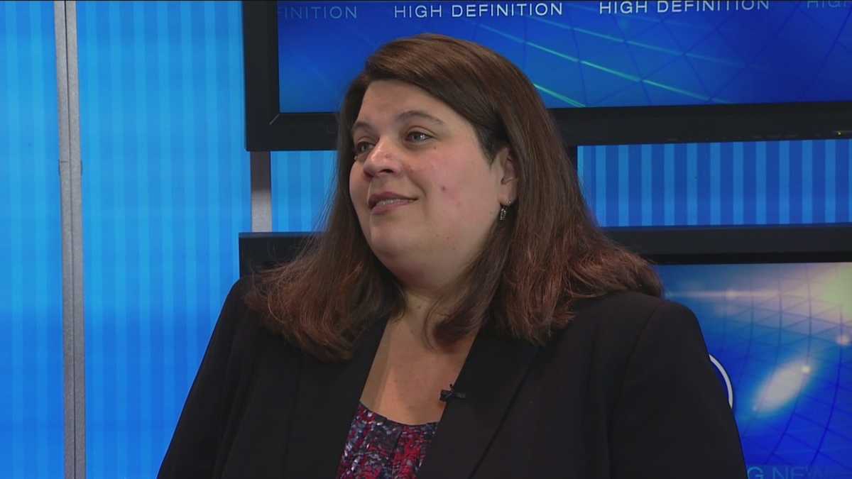 Verizon representative explains job options for recent college grads