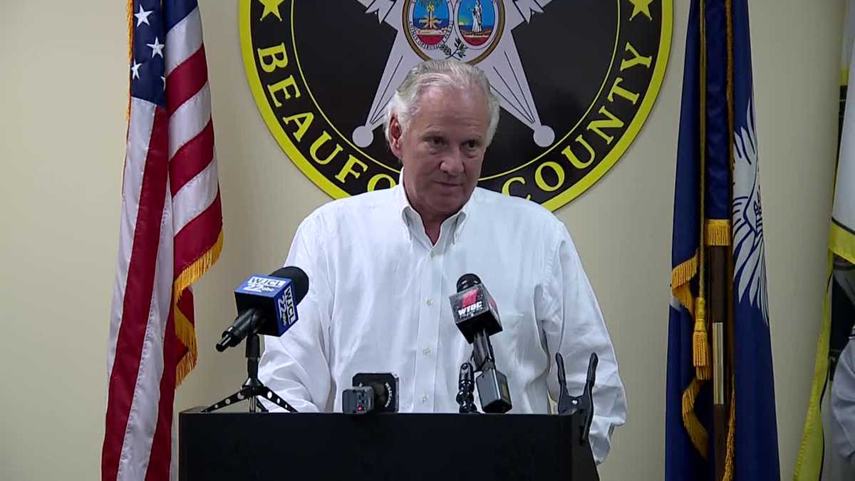 South Carolina Gov. McMaster visits Beaufort for hurricane prep