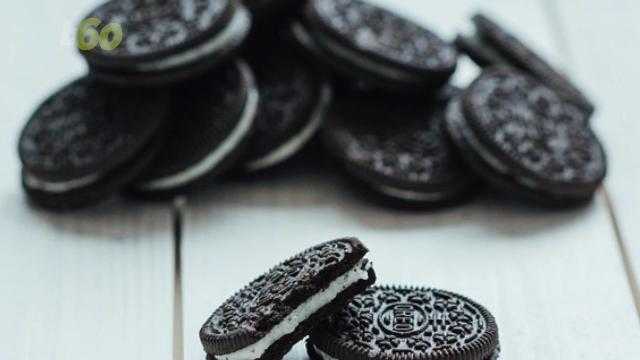 Here's how long you should dunk an Oreo in milk
