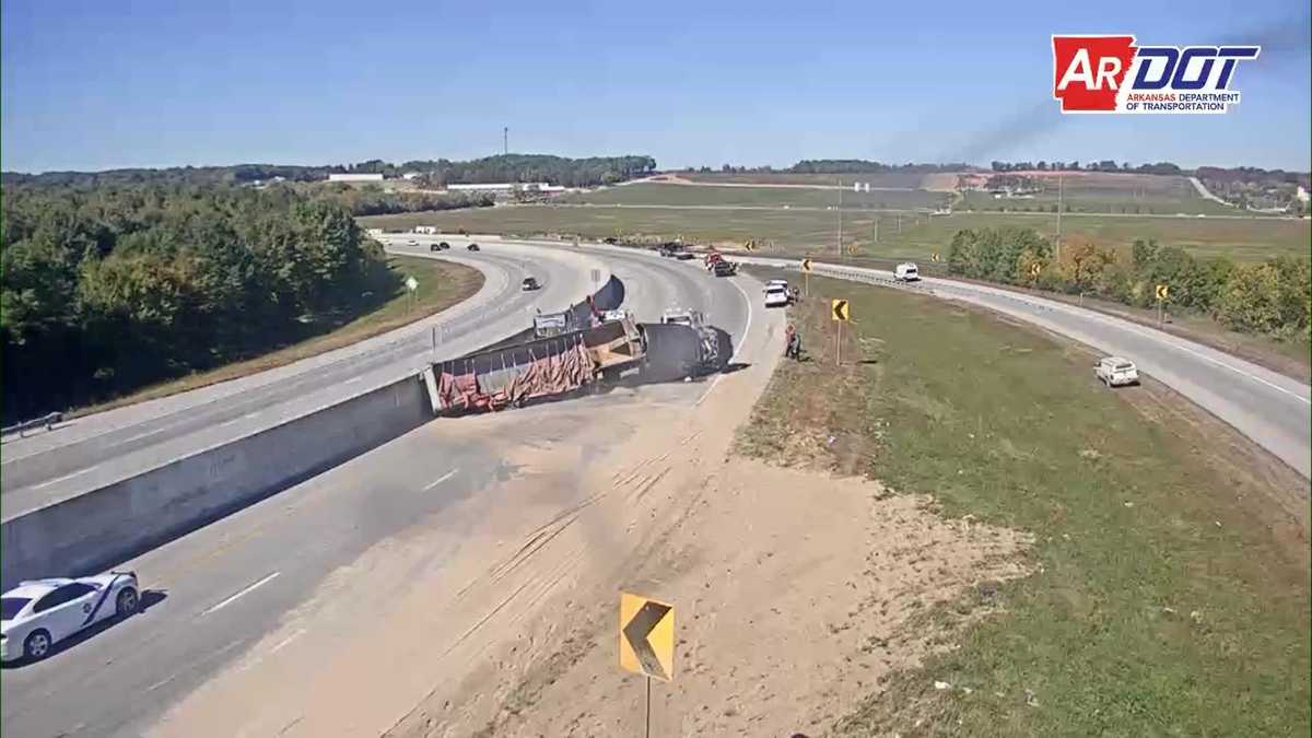 WATCH: Overturned tractor trailer on I-49 in Fayetteville stops traffic