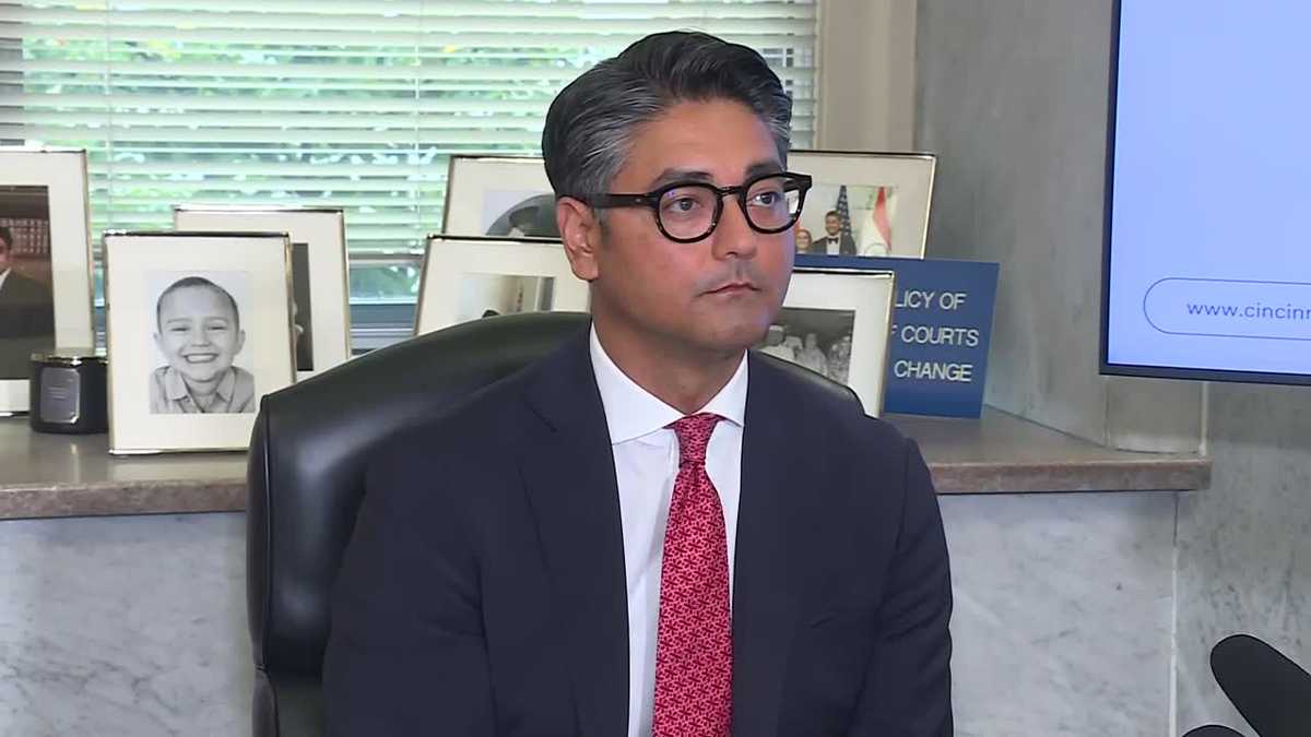 Cincinnati Fraternal Order of Police votes 'no confidence' in Mayor Pureval