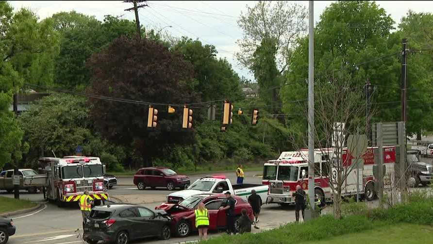 At least 3 vehicles, including school bus, involved in crash in Churchill