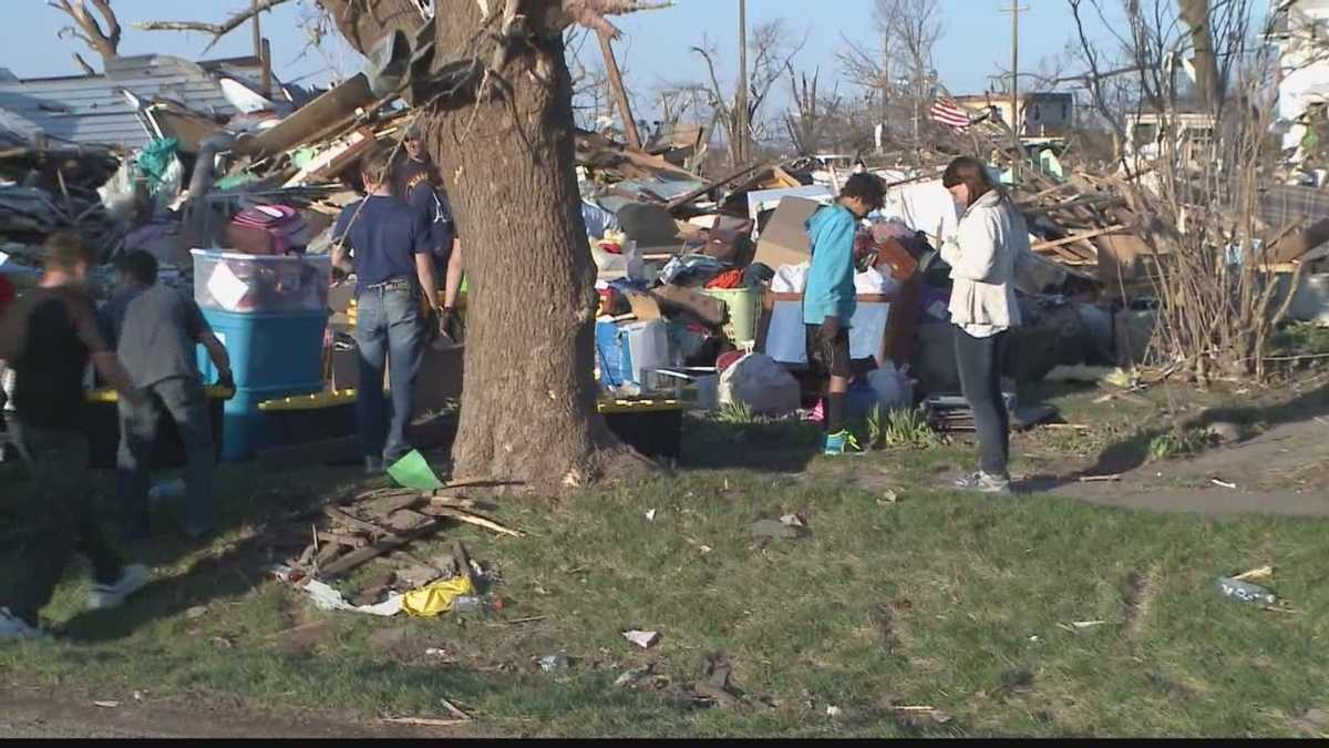 12 News gets tour of tornado damage in Fairdale Illinois