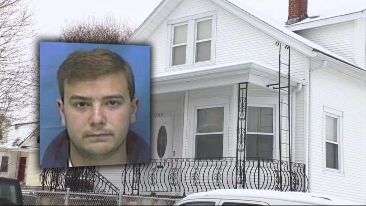 Guns, ammunition, serial killer books found in apartment after standoff