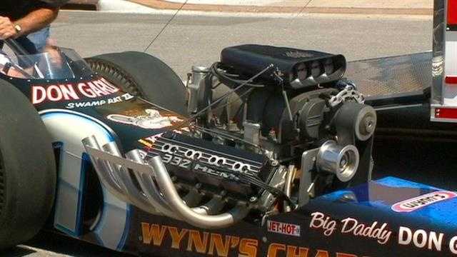 Drag racing legend makes stop in Oskaloosa