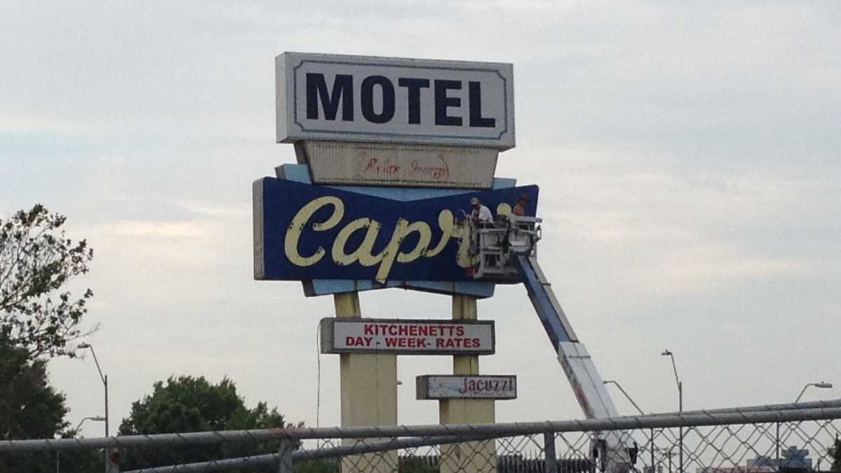 Capri Motel sign to be moved to KC Museum