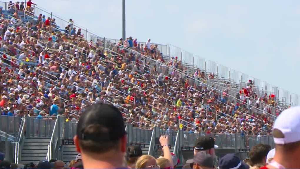 'Good weather, good music, good racing': IndyCar fans flock to Newton
