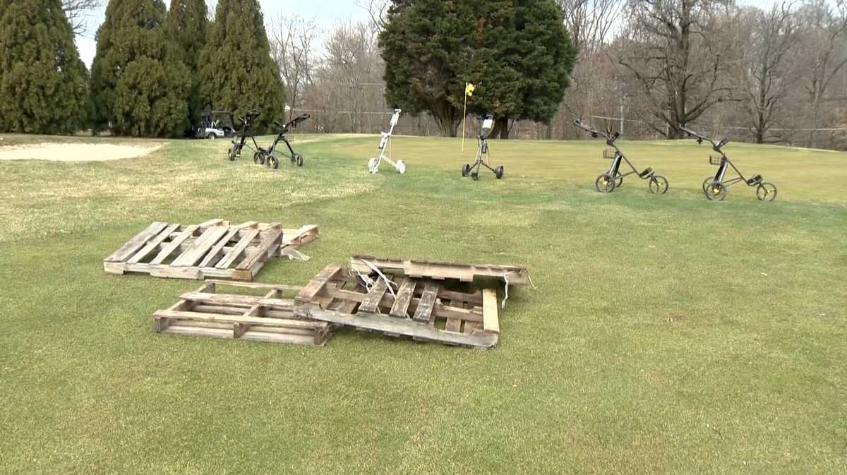 Golf tournament at Mount Pleasant featured unusual obstacles