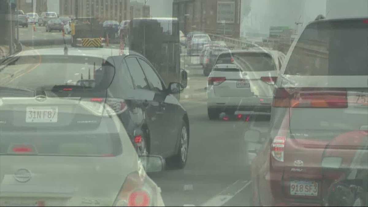 Tunnel project slows Mass Pike traffic