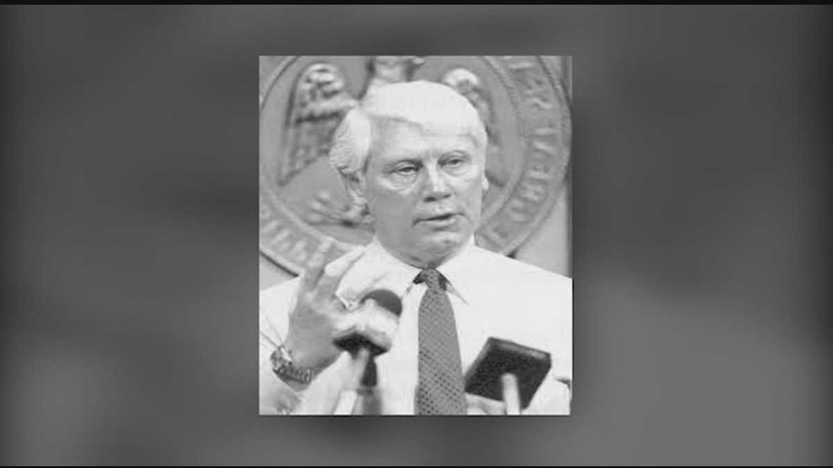 Former Miss. governor dies